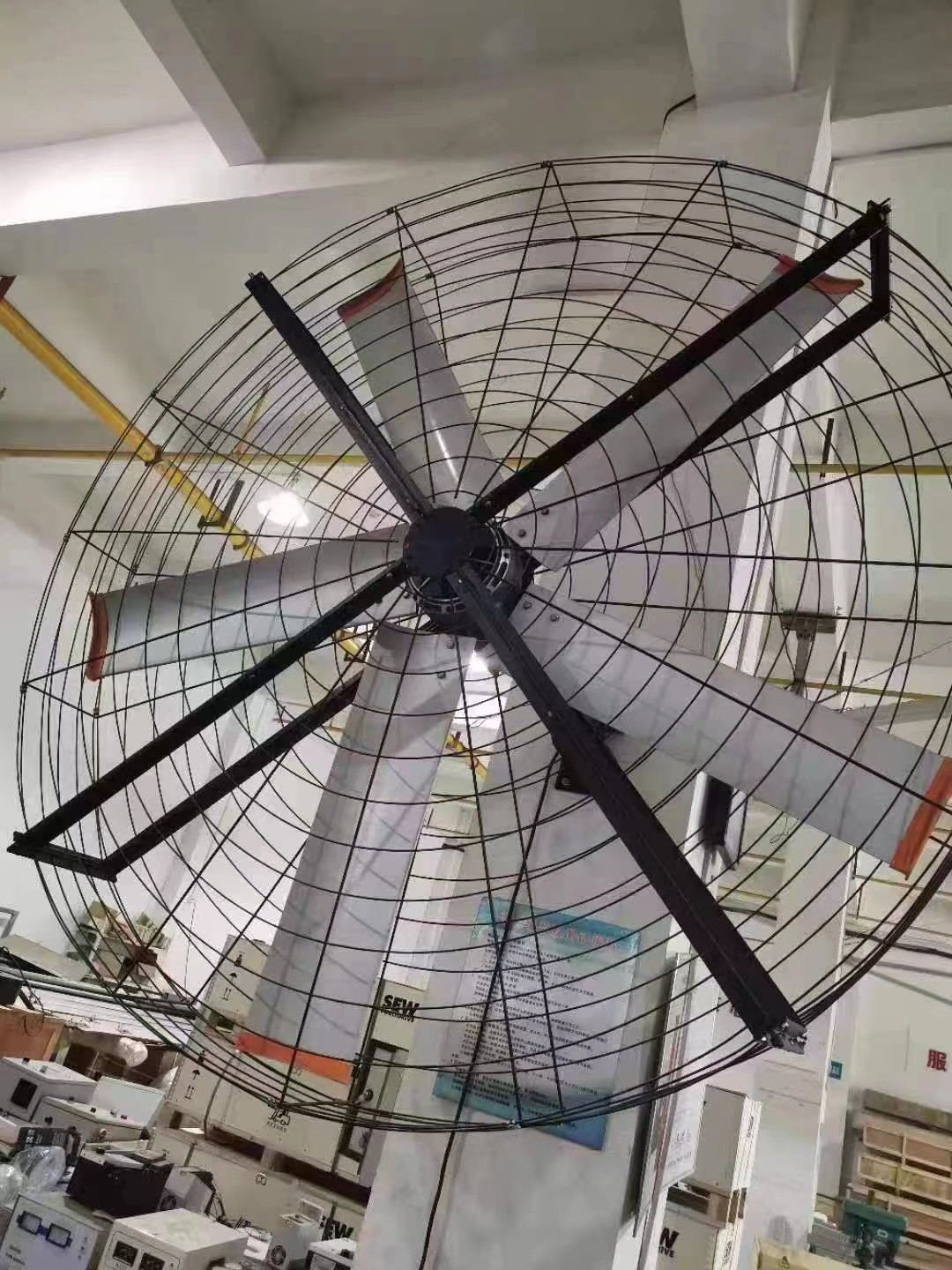 1.5m / 2m Diameter Wall Mounted Industrial Fans Flexible Installation Video